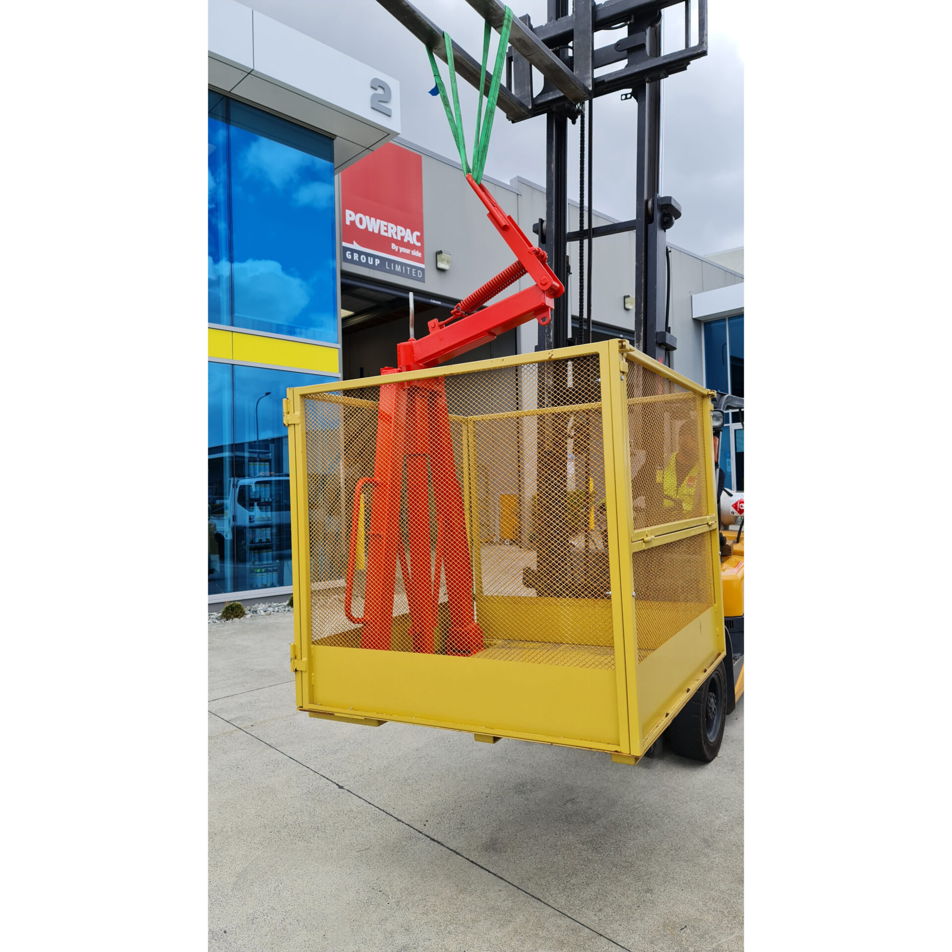 Boscaro Crane Cage with Crane Fork Lifting System -2000 kg Capacity ...